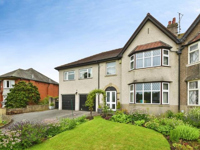 6 bedroom semi detached house for sale