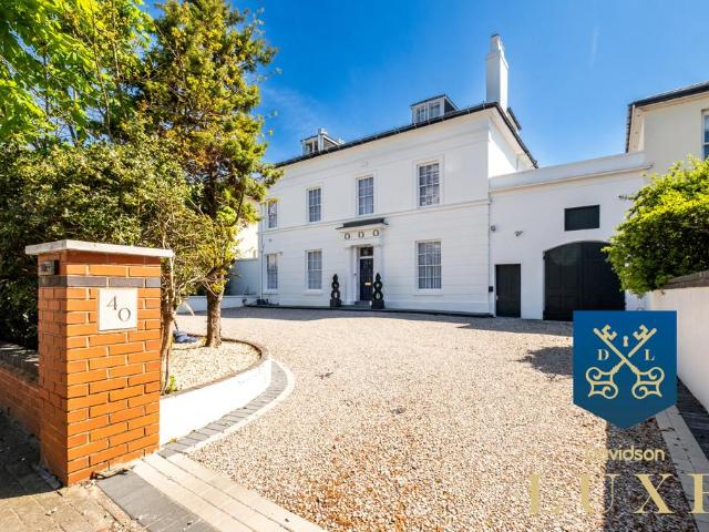 9 bedroom semi detached house for sale