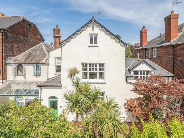 6 bedroom semi detached house for sale