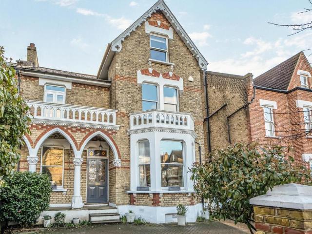 6 bedroom semi detached house for sale