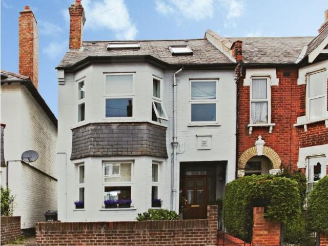 6 bedroom semi detached house for sale