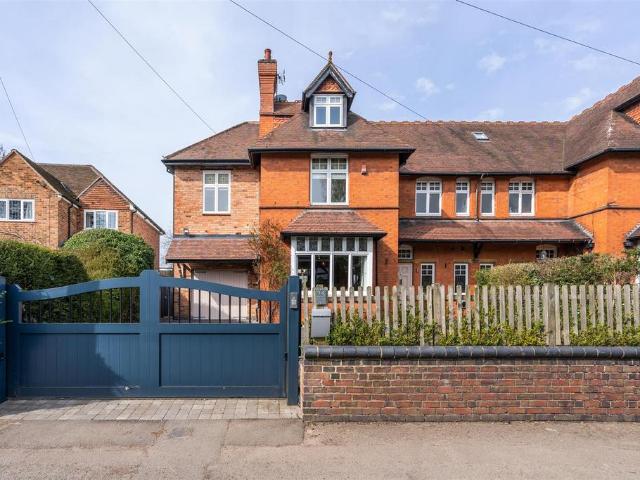 6 bedroom semi detached house for sale