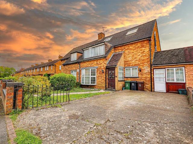 6 bedroom semi detached house for sale