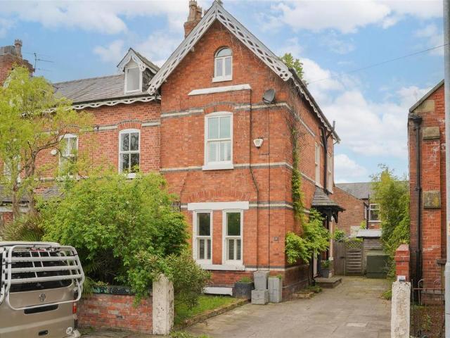 6 bedroom semi detached house for sale