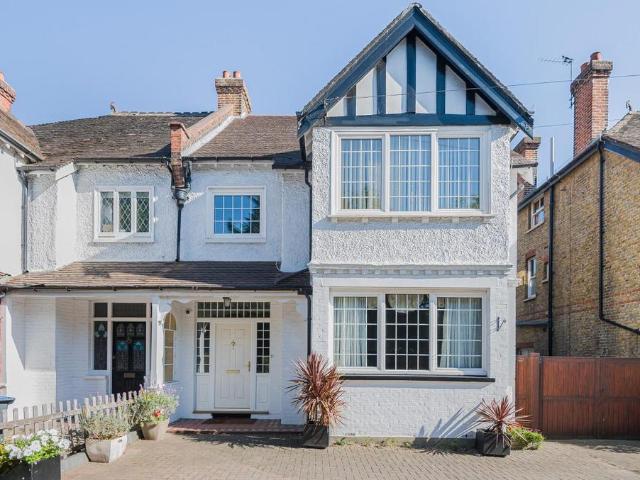 6 bedroom semi detached house for sale