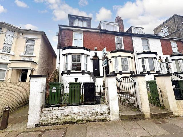 6 bedroom semi detached house for sale
