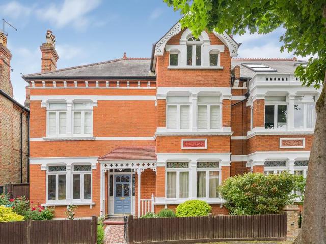 6 bedroom semi detached house for sale
