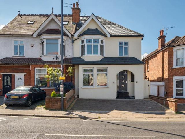 6 bedroom semi detached house for sale