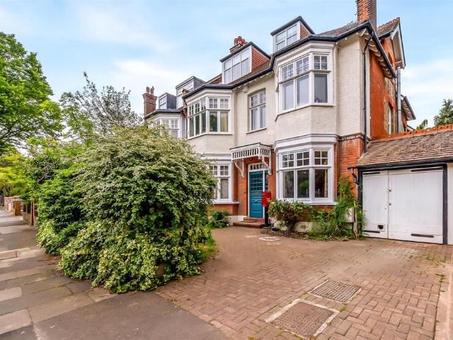 6 bedroom semi detached house for sale