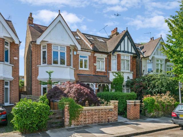 6 bedroom semi detached house for sale