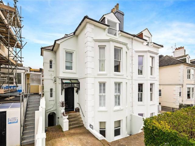 6 bedroom semi detached house for sale
