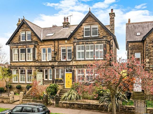 6 bedroom semi detached house for sale