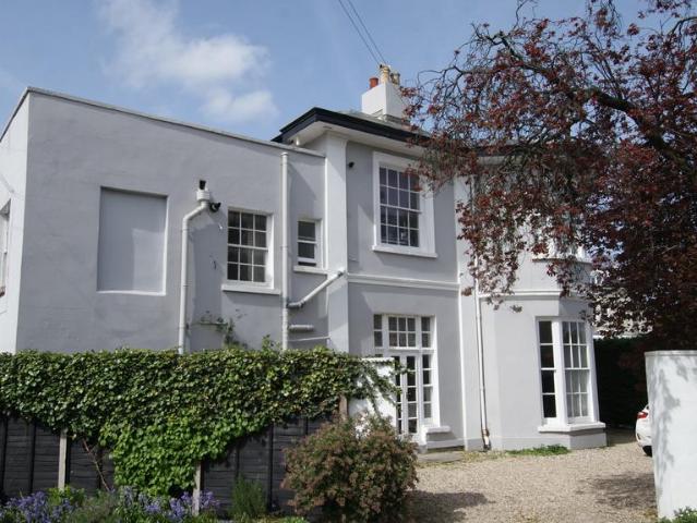 6 bedroom semi detached house for sale