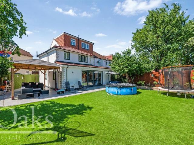 6 bedroom semi detached house for sale