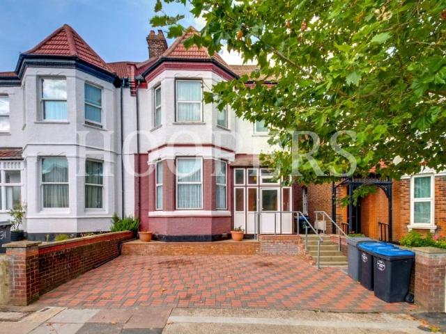 6 bedroom semi detached house for sale