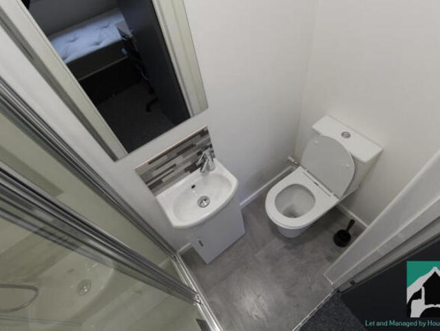 6 bedroom semi detached house for sale in 134 Heeley Road, Selly Oak, Birmingham B29 6EZ, B29