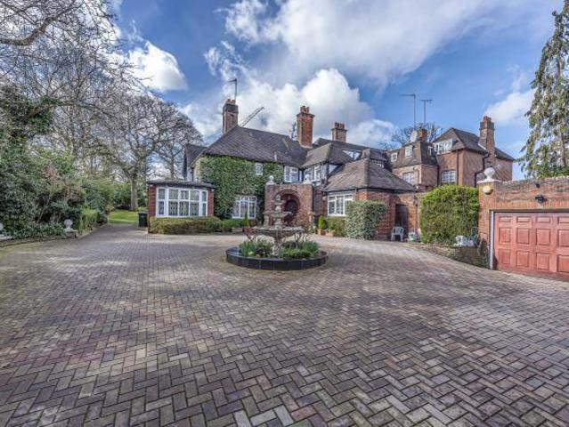 6 bedroom semi detached house for sale in The Bishops Avenue, London, N2
