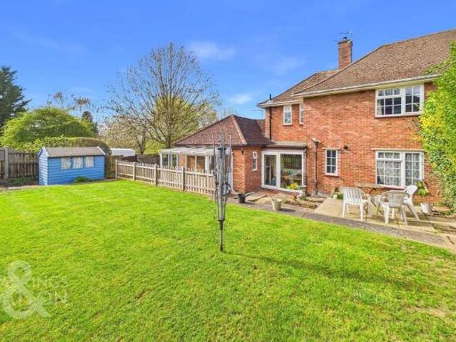 6 bedroom semi detached house for sale in Wakefield Road, West Earlham, Norwich, NR5