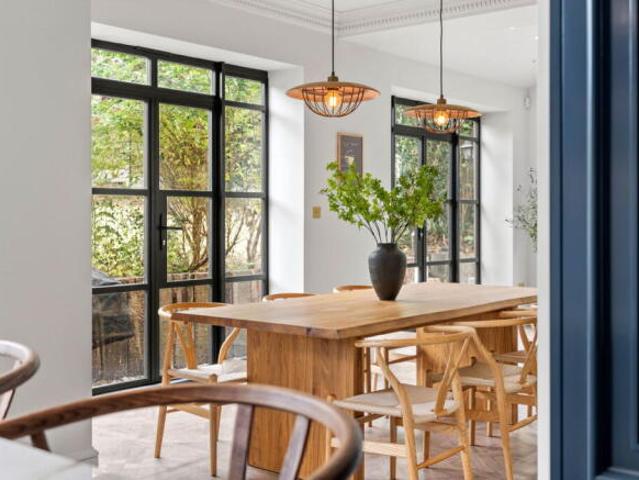 6 bedroom semi detached house for sale in Weald Road, Brentwood CM14