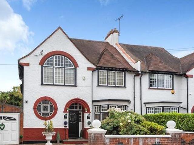 6 Bedroom Semi detached House For Sale In Whetstone, London