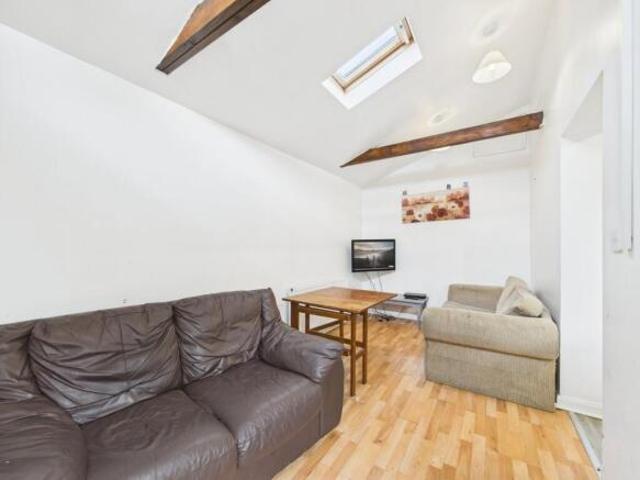 6 bedroom semi detached house for sale in Woodstock Road, Worcester, Worcestershire, WR2