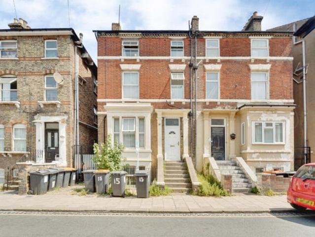 6 bedroom semi detached house for sale in Alexandra Road, Bedford, MK40