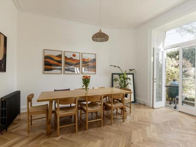 6 bedroom semi detached house for sale in Alfred Place, Edinburgh EH9