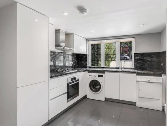 6 bedroom semi detached house for sale in Armitage Road, London, NW11