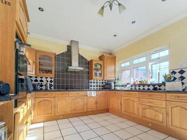 6 Bedroom Semi detached House For Sale In Barnet, Hertfordshire