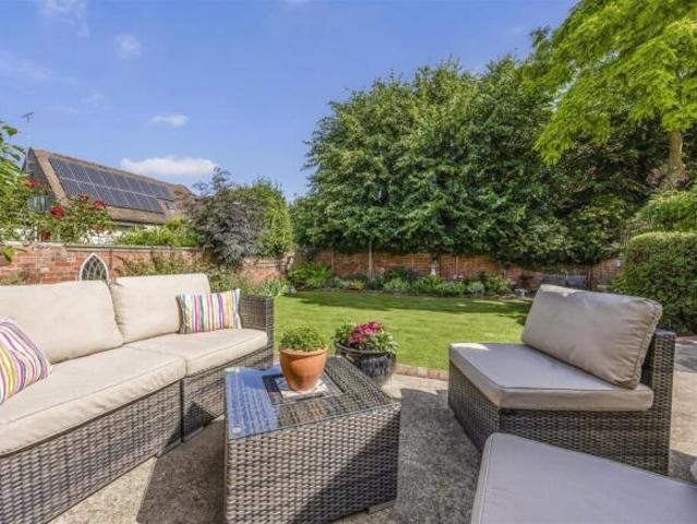 6 bedroom semi detached house for sale in Battledown Approach, Cheltenham, GL52