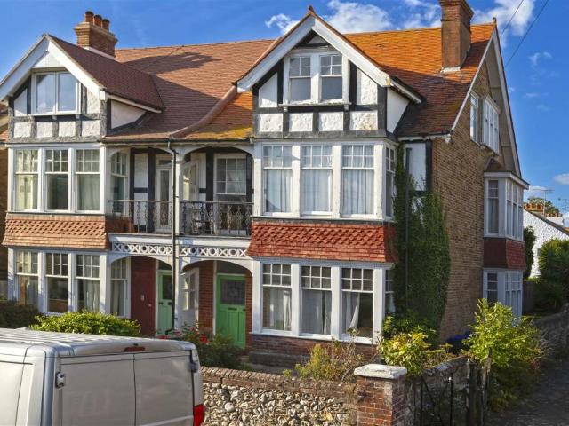 6 bedroom semi detached house for sale in Bath Road, Worthing, BN11