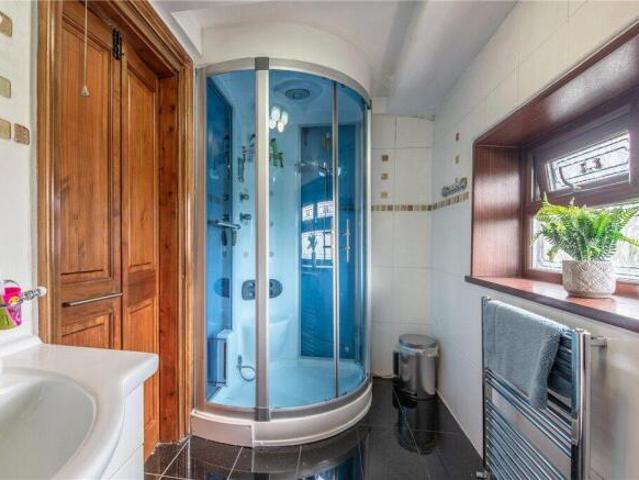 6 bedroom semi detached house for sale in Bradford Road, Shipley, West Yorkshire, BD18