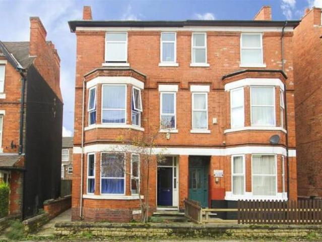 6 bedroom semi detached house for sale in Burford Road, Nottingham, Nottinghamshire, NG7