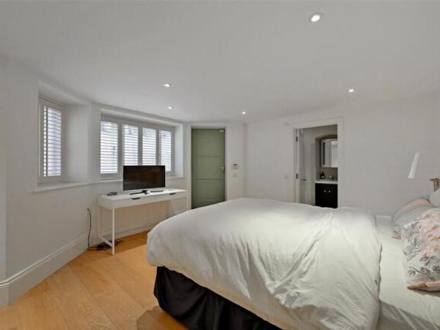 6 bedroom semi detached house for sale in Charlbury Road, Oxford, OX2