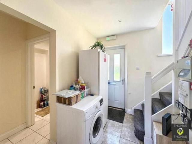 6 bedroom semi detached house for sale in Chequers Road, Gloucester, GL4