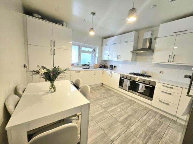 6 bedroom semi detached house for sale in Corringham Road, Manchester, M19
