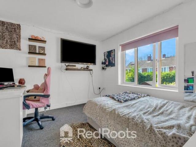 6 bedroom semi detached house for sale in Cromwell Drive, Sprotbrough, DN5