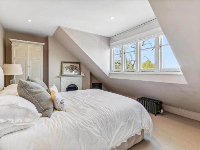 6 bedroom semi detached house for sale in Dorlcote Road, Wandsworth, London SW18