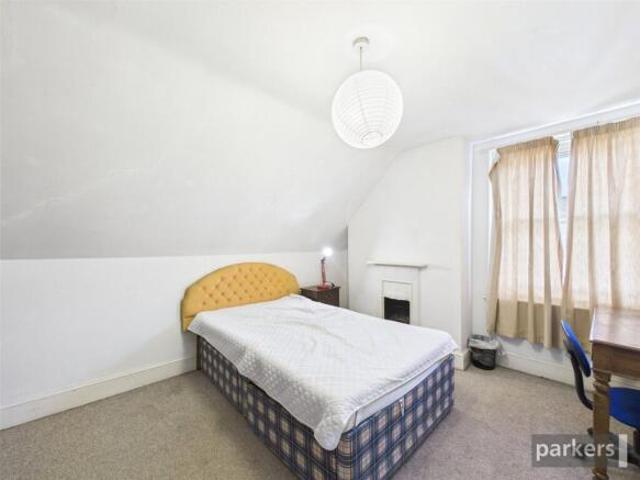 6 bedroom semi detached house for sale in Elmhurst Road, Reading, Berkshire, RG1