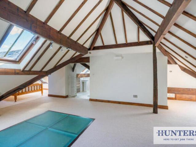 6 bedroom semi detached house for sale in Esholt Avenue, Guiseley, Leeds, LS20