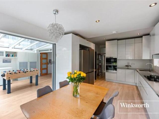 6 bedroom semi detached house for sale in Fitzalan Road, Finchley, London, N3