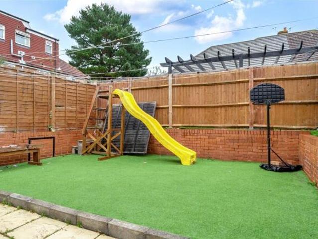 6 bedroom semi detached house for sale in Foxhays Road, Reading, RG2