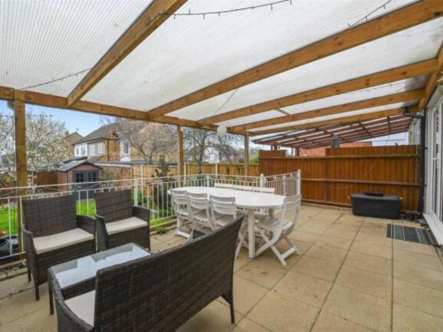 6 bedroom semi detached house for sale in Gloucester Avenue, Chelmsford, CM2