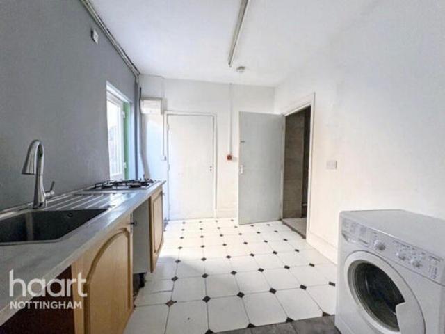 5 bedroom semi detached house for sale in Gregory Boulevard, Nottingham, NG7