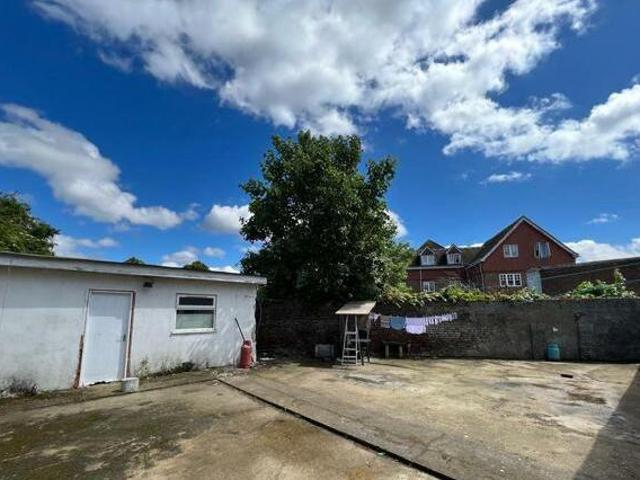 6 Bedroom Semi detached House For Sale In Hounslow