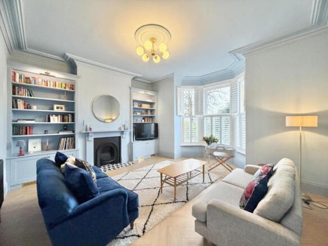 6 bedroom semi detached house for sale in Lidgett Lane, Garforth, West Yorkshire, LS25