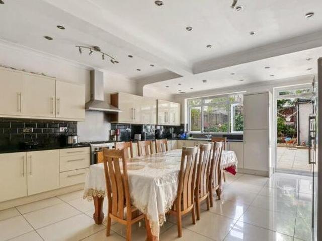 6 Bedroom Semi detached House For Sale In London