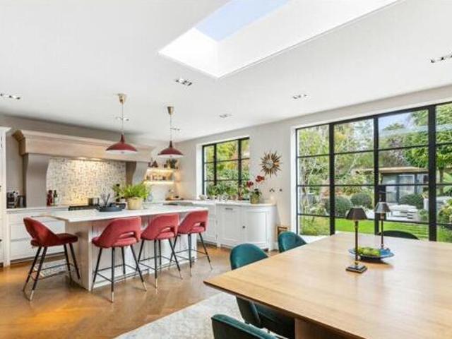 6 Bedroom Semi detached House For Sale In London