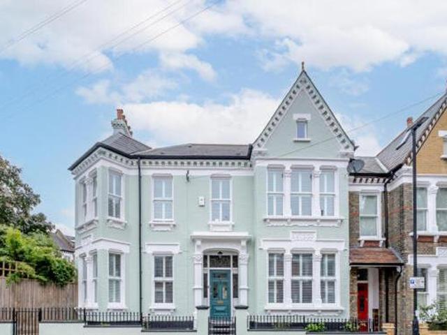 6 Bedroom Semi detached House For Sale In London