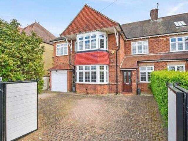 6 Bedroom Semi detached House For Sale In London